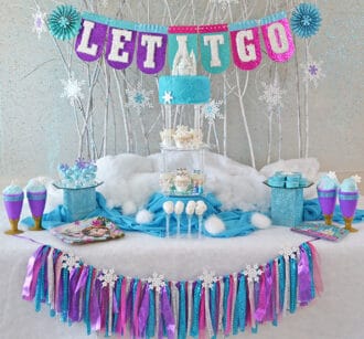 30+ Amazing Frozen Party Ideas - Mimi's Dollhouse