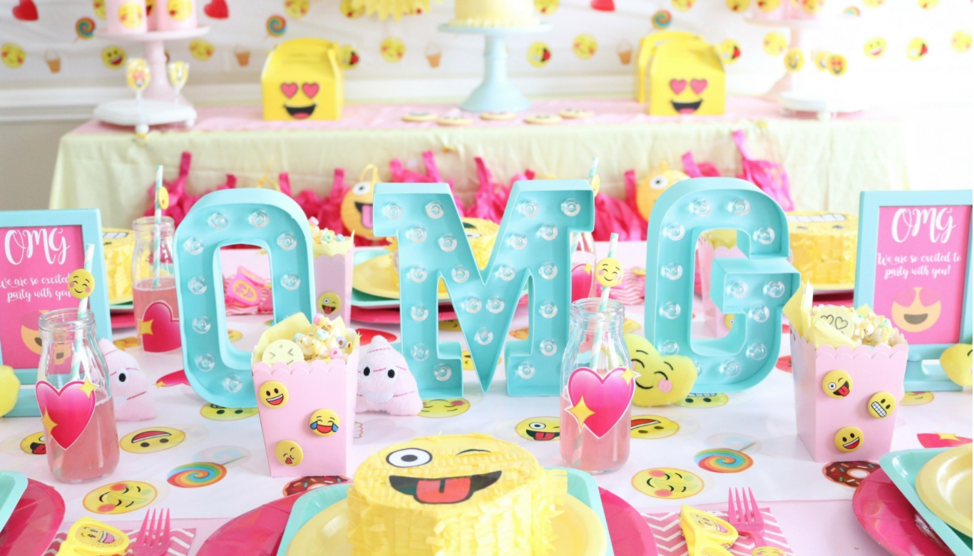 28 Emoji Party Ideas that are not Meh! - Mimi's Dollhouse