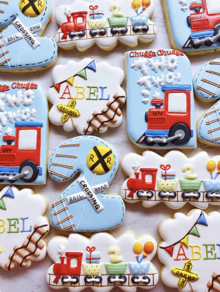 12 Delicious Train Birthday Cookies + Cakes - Mimi's Dollhouse