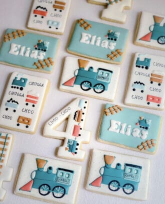 12 Delicious Train Birthday Cookies + Cakes - Mimi's Dollhouse