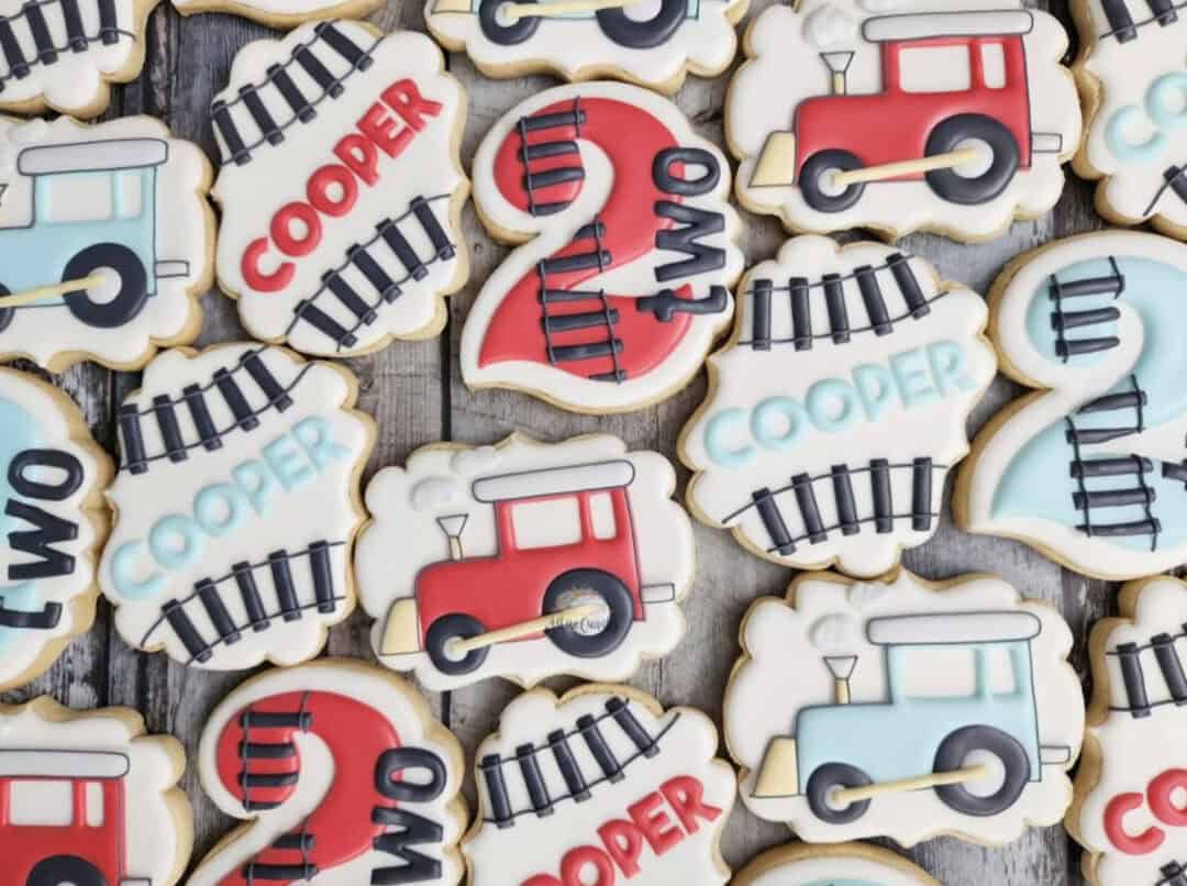 12 Delicious Train Birthday Cookies + Cakes - Mimi's Dollhouse