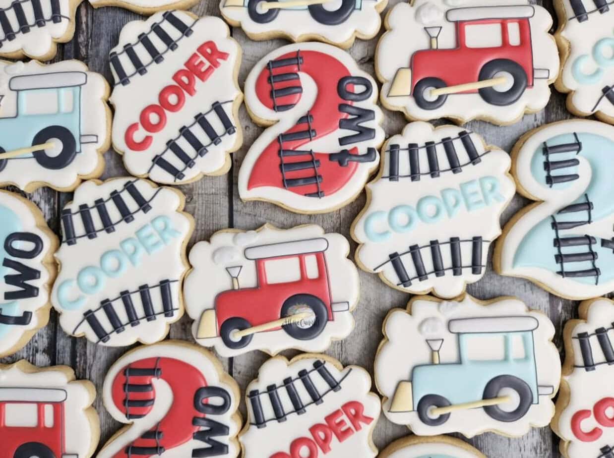 12 Delicious Train Birthday Cookies + Cakes - Mimi's Dollhouse