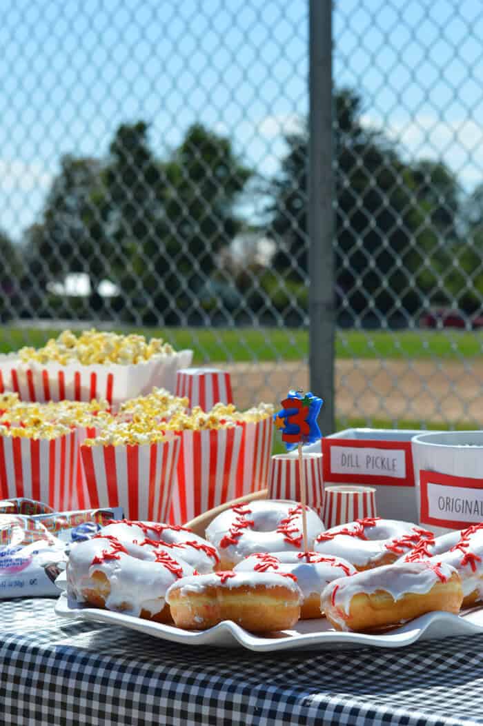 23 Baseball Party Desserts + Food Ideas that Won't Strike Out - Mimi's ...